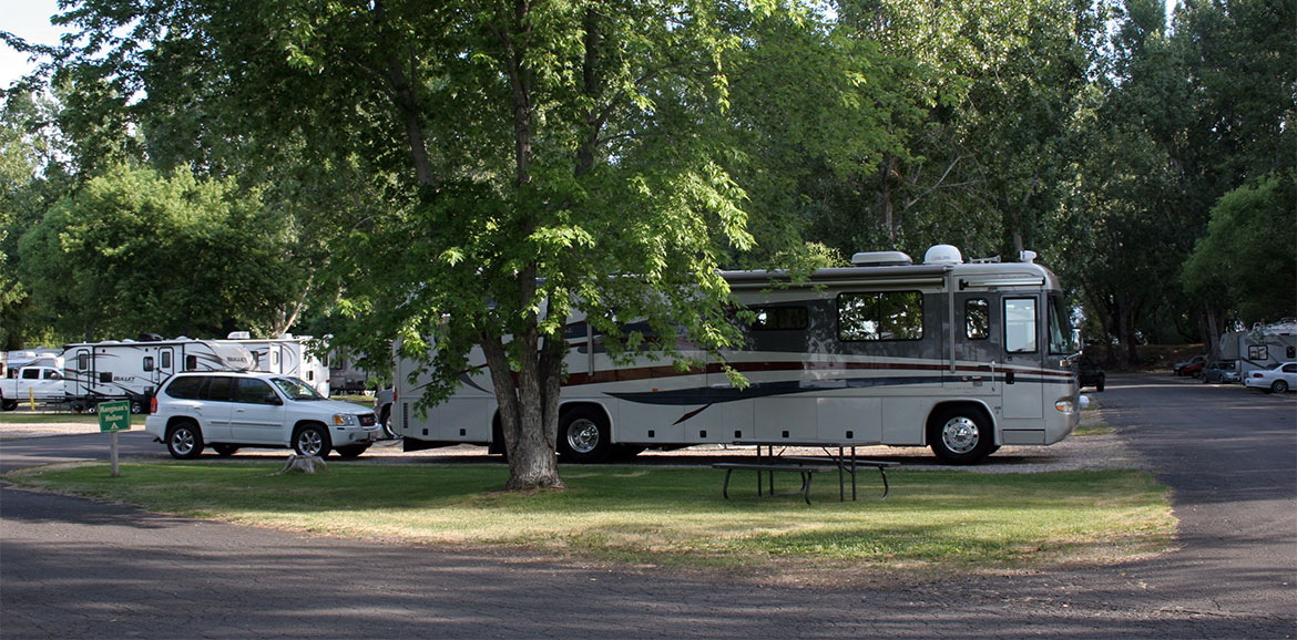 Partial Hookup Pull Through – Lakeside RV Campground